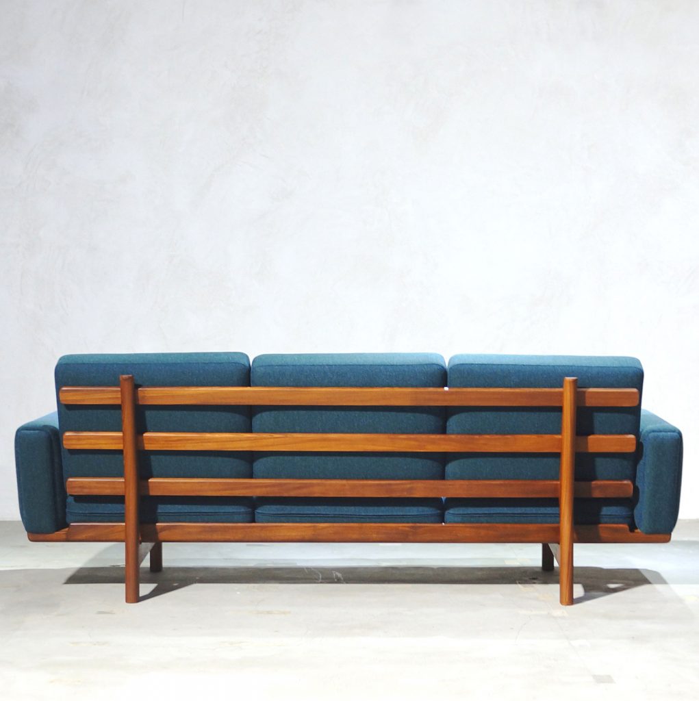 Hans J. Wegner GE236 Sofa 3 Seater Afroromosia Teak - MOTO FURNITURE 北欧家具 ウェグナー フィンユール